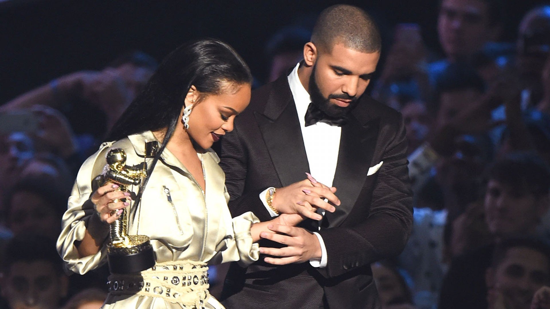 Rihanna and Drake: A Complicated Relationship - Toptenfamous.co Rihanna and Drake: A Complicated Relationship - Toptenfamous.co